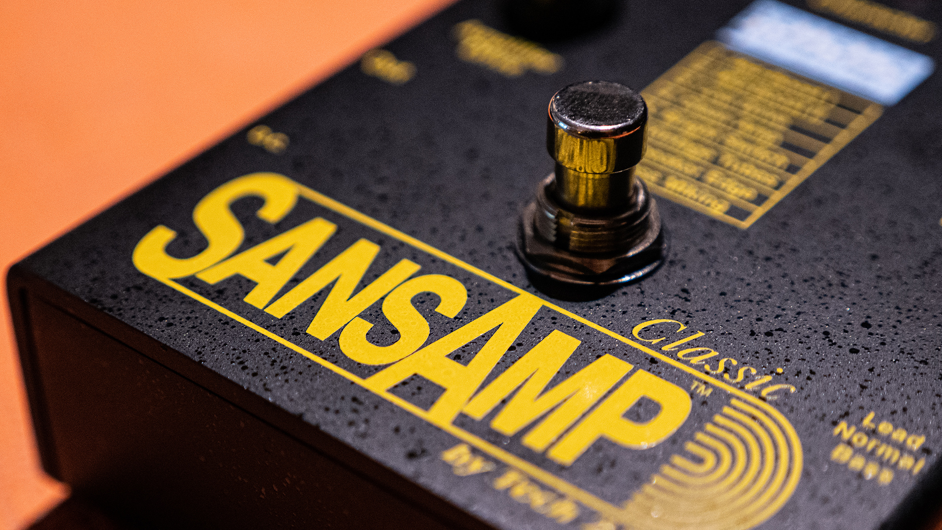 Mettiamo alla prova l'amp-in-a-box Tech 21 SansAmp Classic - Musicoff ...
