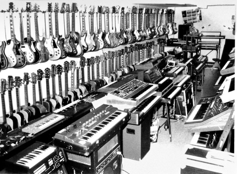 Thomann: storia e volti del più grande negozio di strumenti musicali ...
